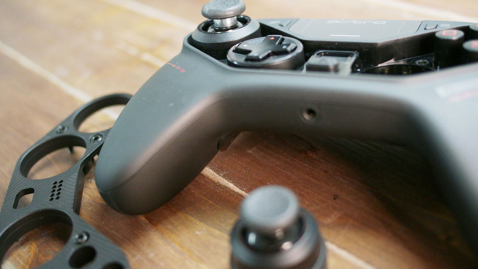 Astro C40 TR Controller Review - A Pro Level Controller Done Right ...