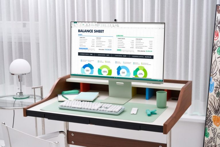 Samsung unveils Neo QLED 8K and M8 monitor series.