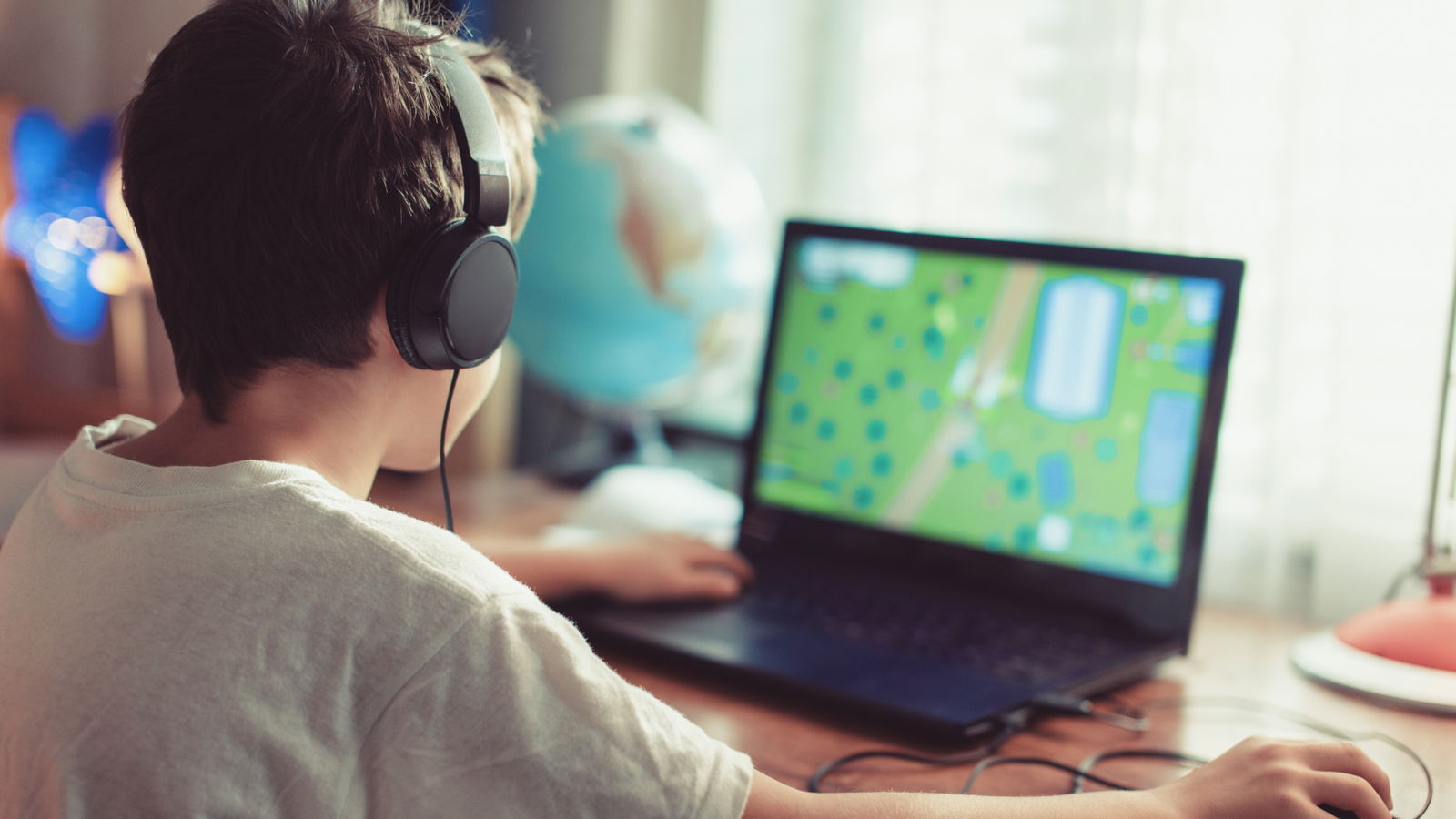 Earn Money Gaming: New Initiative for Canadian Creators