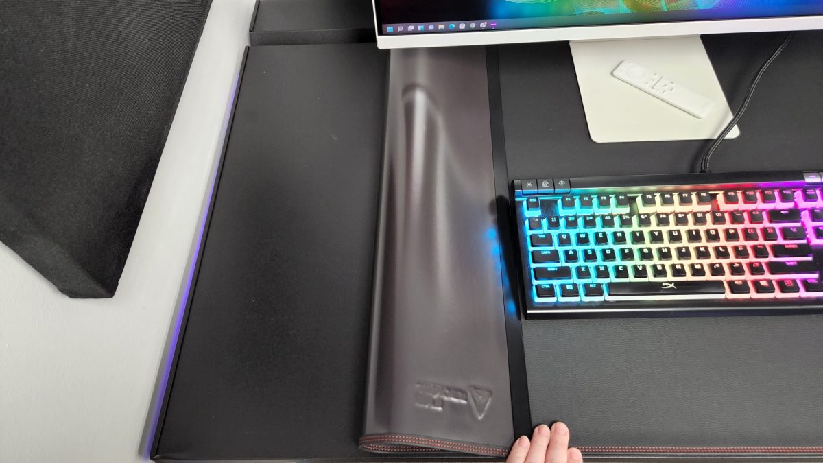 Secretlab MAGNUS Metal Desk Review - CGMagazine