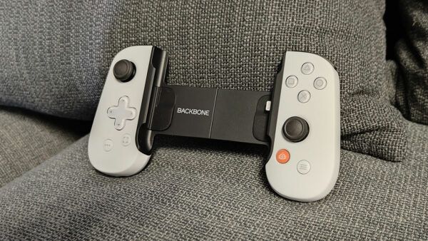 Backbone One PlayStation Edition Controller Review - CGMagazine