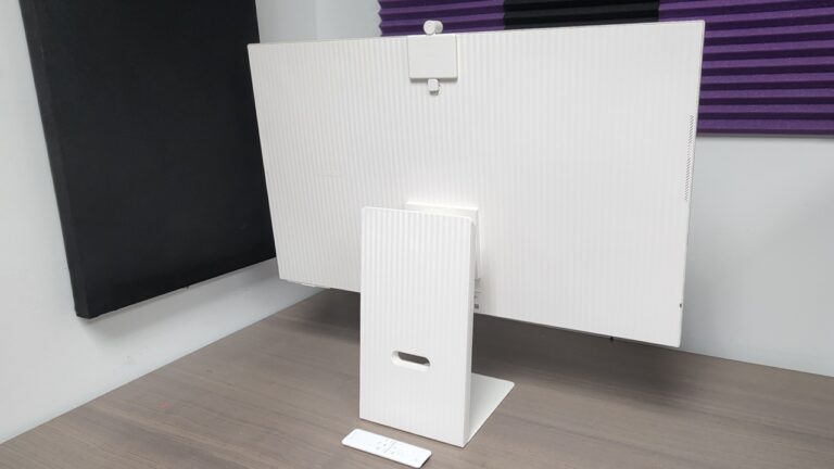 Samsung M8 Smart Monitor Review - CGMagazine