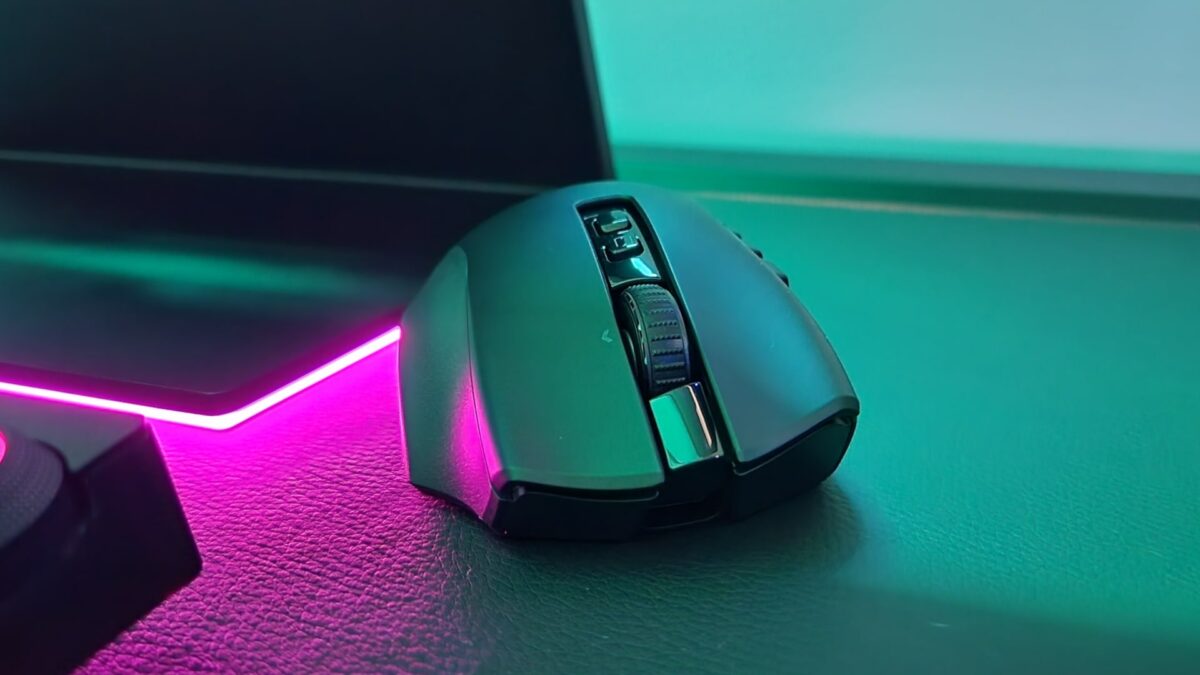 Razer Naga V2 Pro Wireless Gaming Mouse - CGMagazine