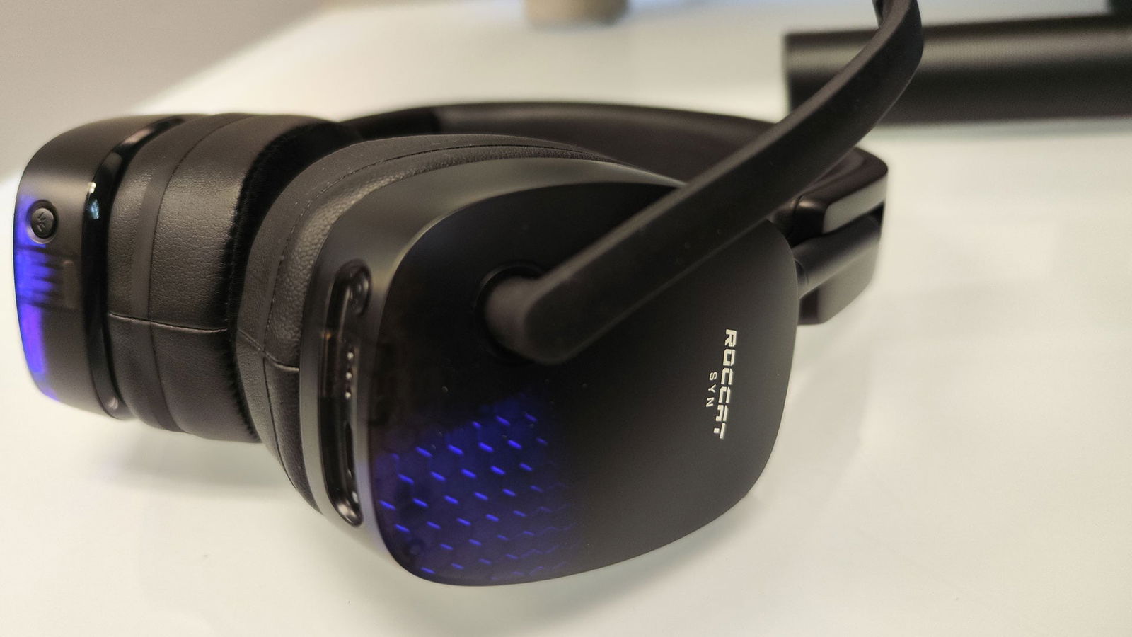 ROCCAT Syn Max Air Wireless Headset Review - CGMagazine