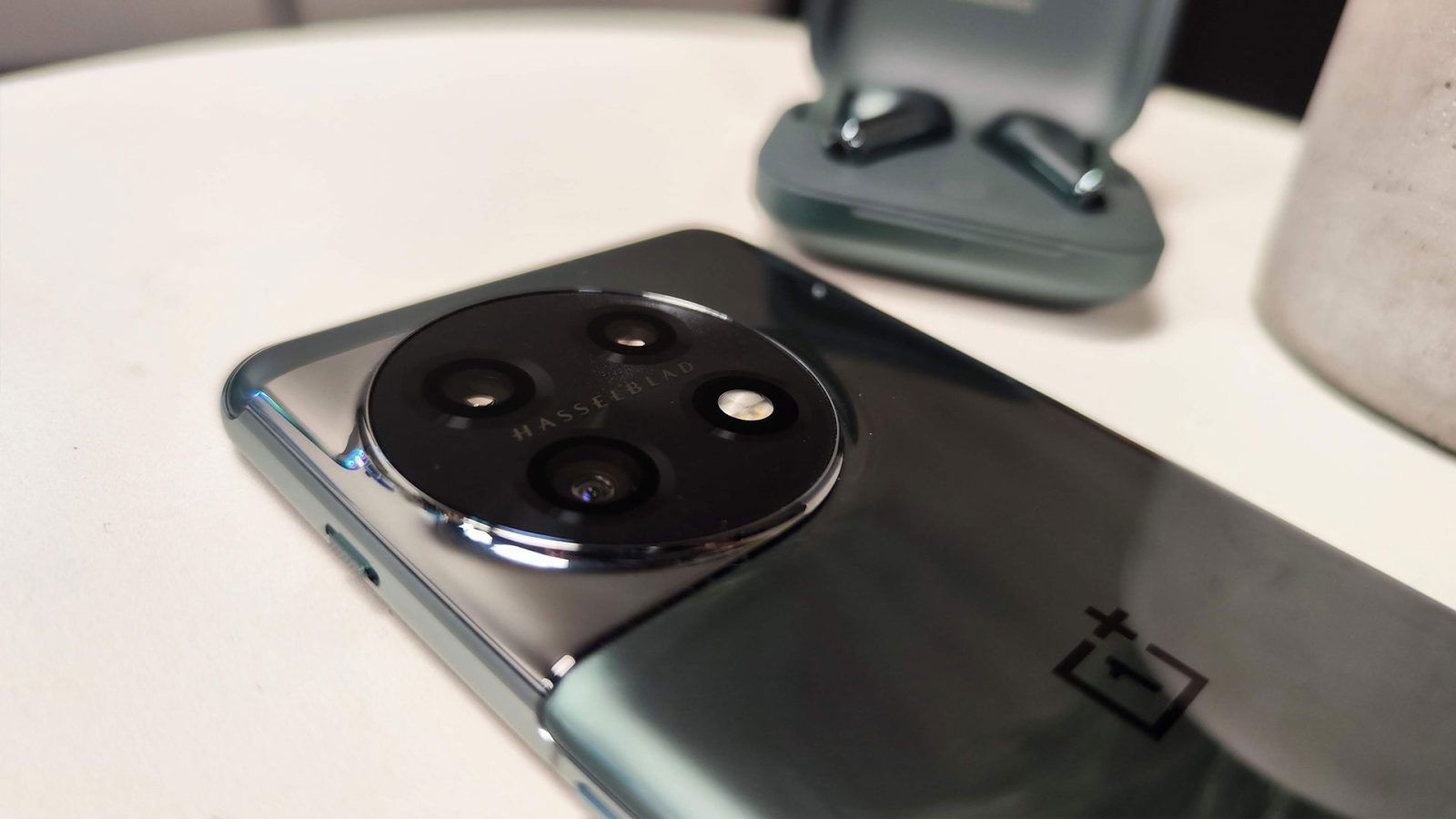 OnePlus 11 5G Smartphone Review - CGMagazine