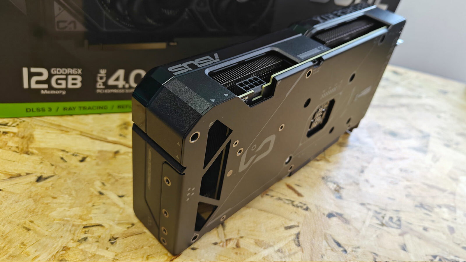 ASUS GeForce RTX 4070 Dual GPU Review