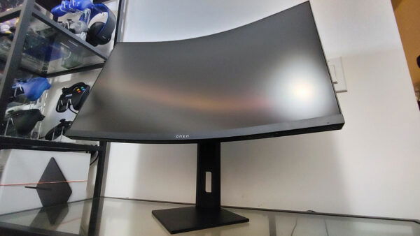 HP OMEN 27c Curved Gaming Monitor Review - CGMagazine