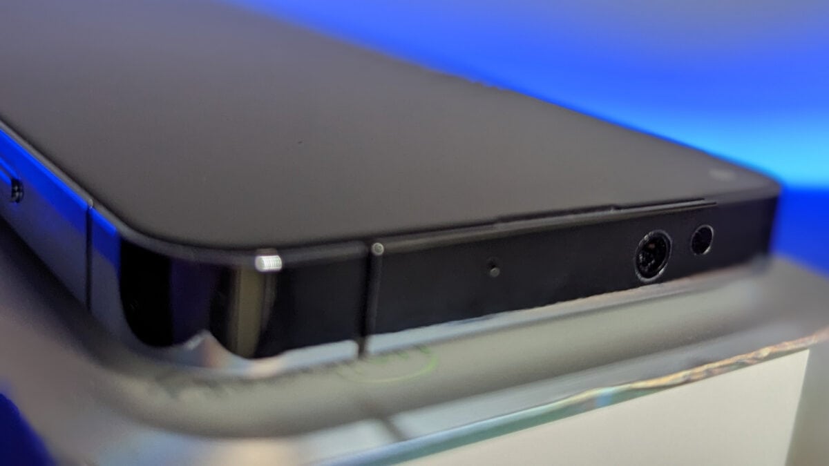 Unihertz Luna Smartphone Review - CGMagazine