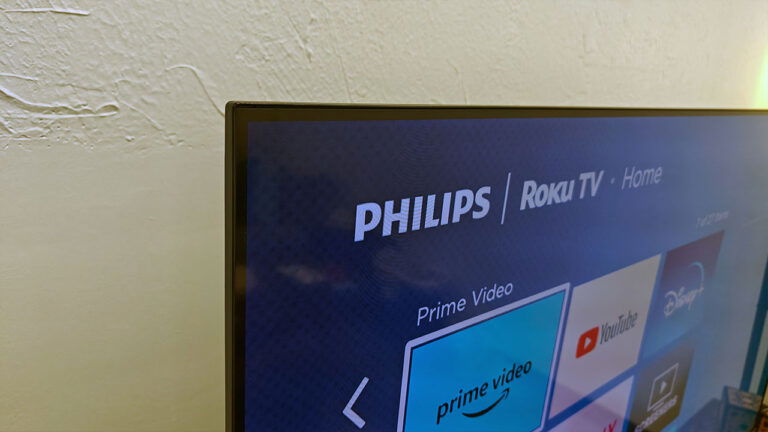 55" Philips QLED Roku TV (2023) Review - CGMagazine