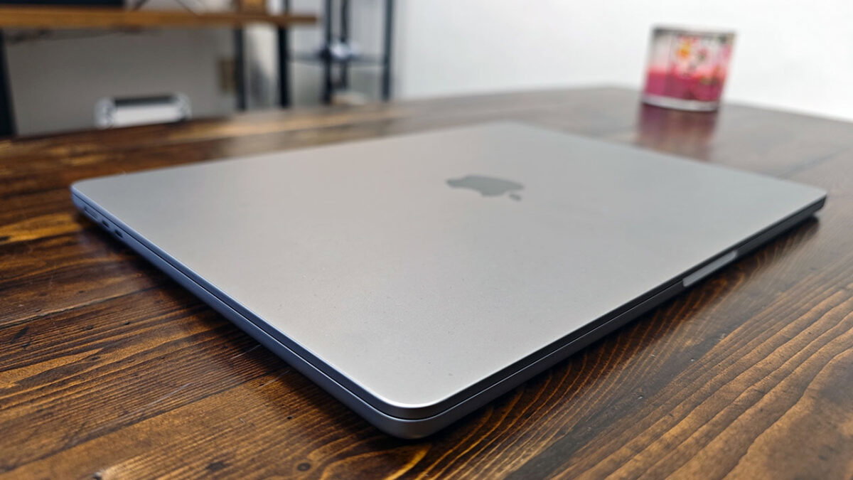 Apple MacBook Air (2023) - CGMagazine