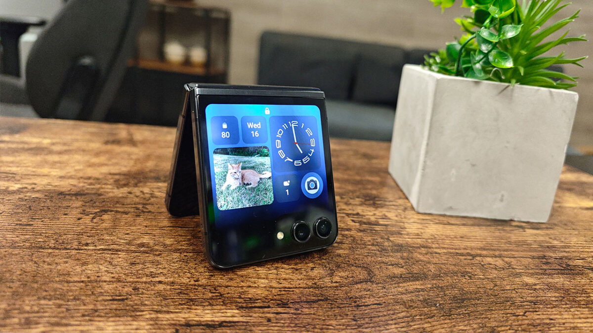 Samsung Galaxy Z Flip5 Smartphone Review - CGMagazine