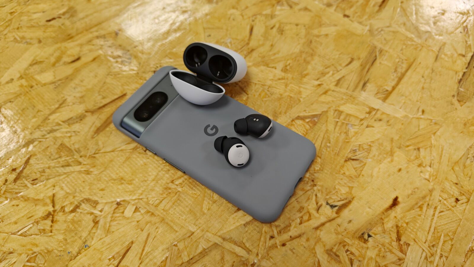 Google Pixel 8 Smartphone Review - CGMagazine