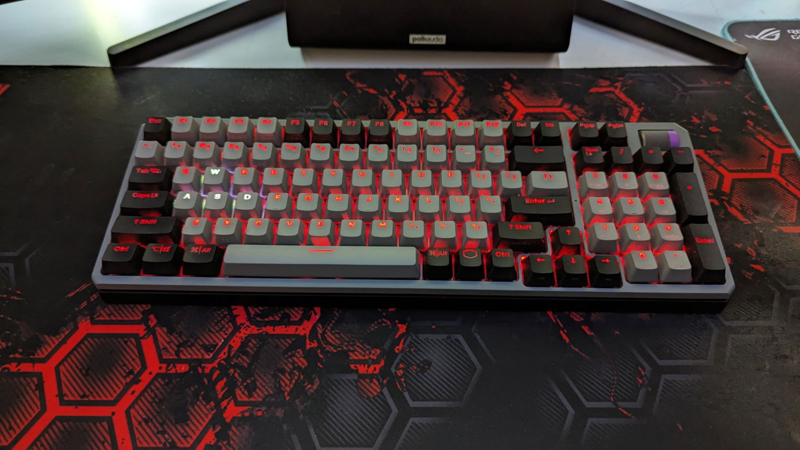 Cooler Master MK770 Hybrid Wireless Keyboard Review - CGMagazine