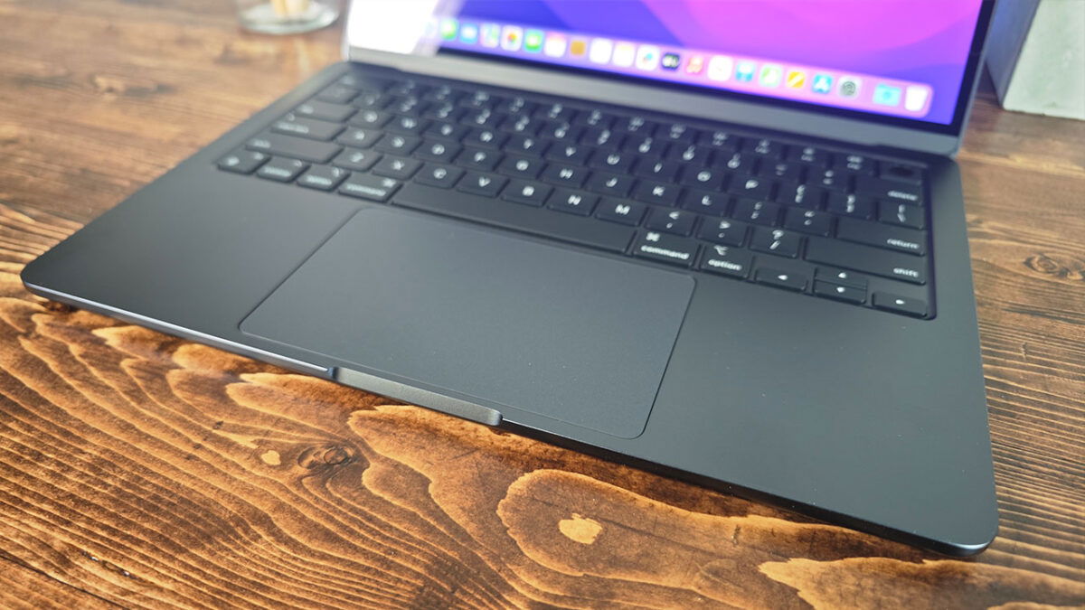 MacBook Air M3 13-inch Laptop Review - CGMagazine