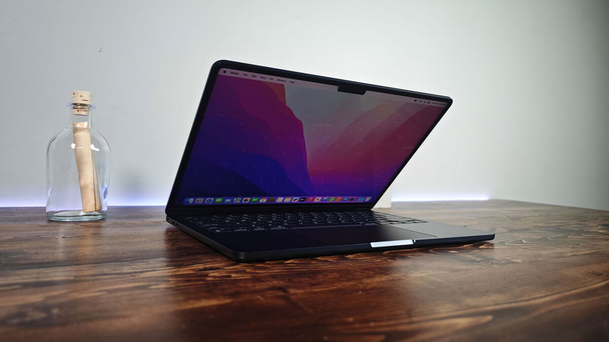 MacBook Air M3 13-inch Laptop Review - CGMagazine
