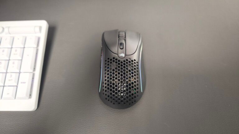 Glorious D2 Wireless Gaming Mouse Review - CGMagazine