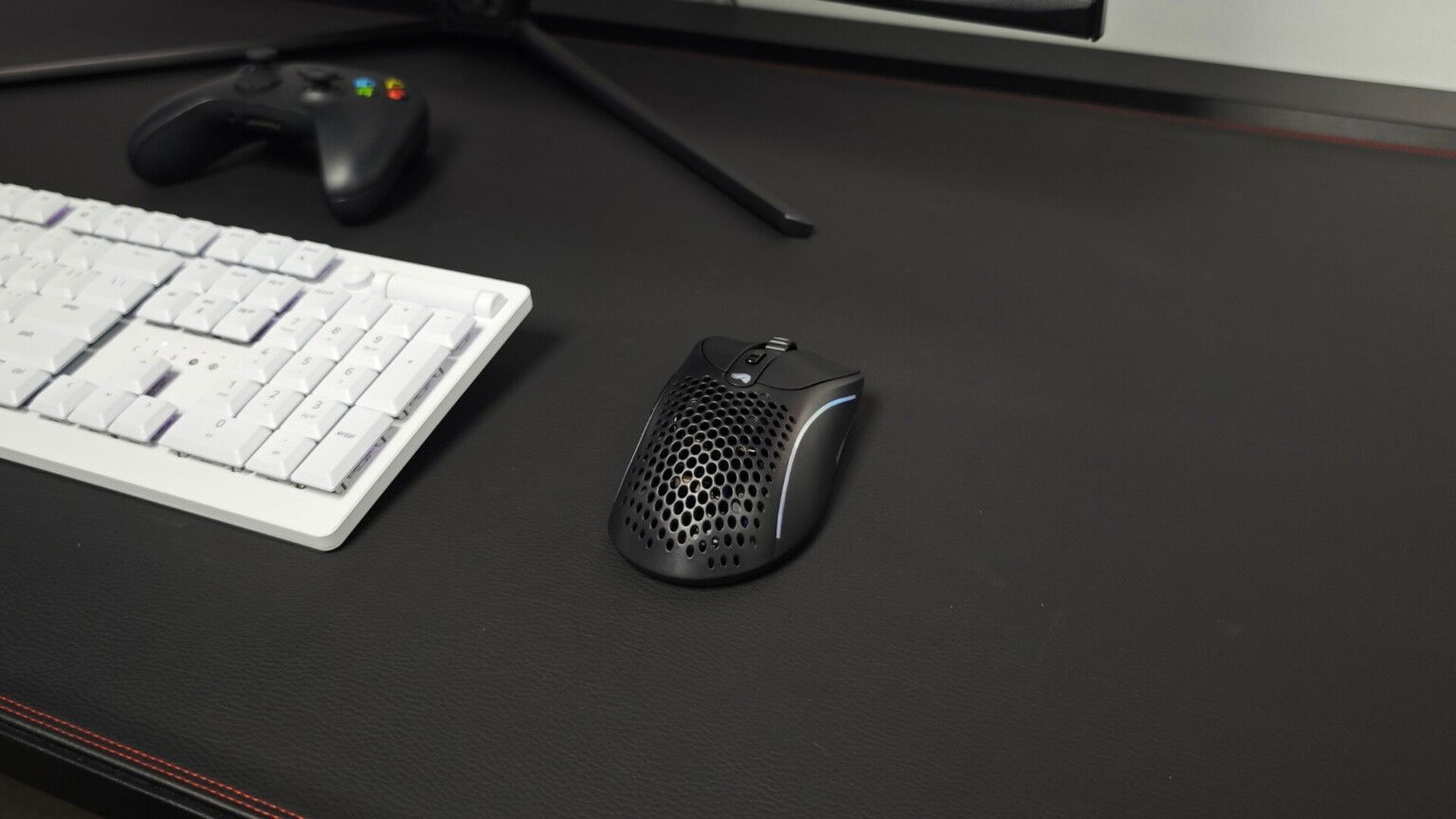 Glorious D2 Wireless Gaming Mouse Review - CGMagazine