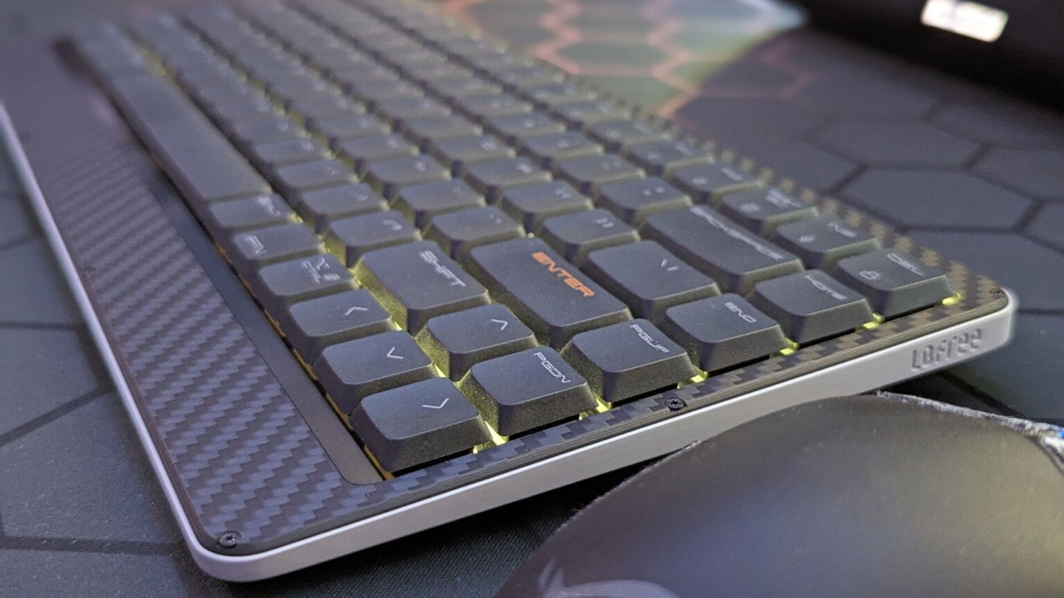 Lofree EDGE Wireless Keyboard Review - CGMagazine