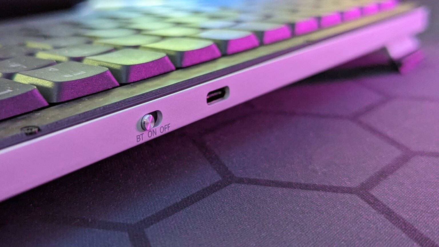 Lofree EDGE Wireless Keyboard Review - CGMagazine