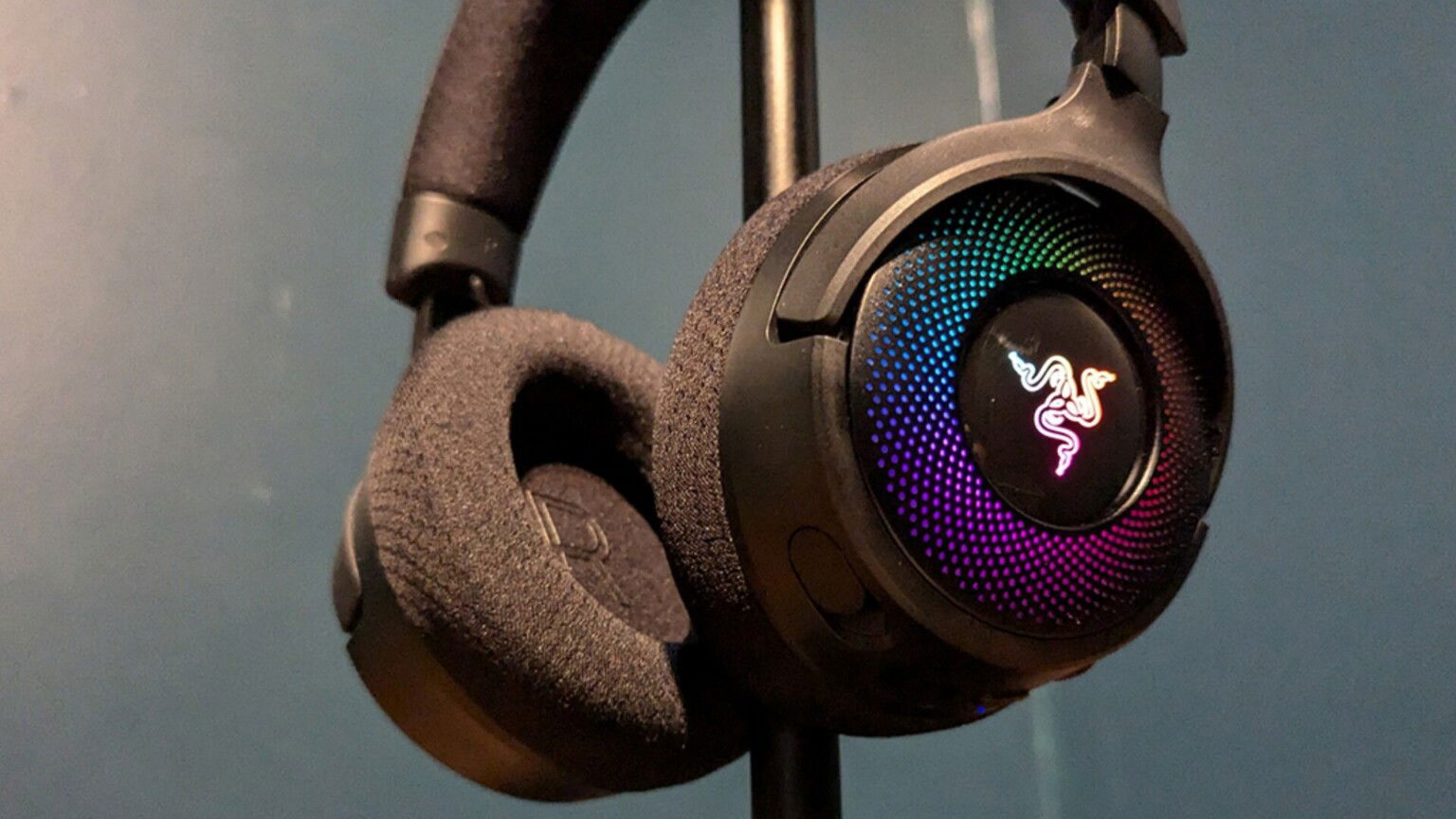 Razer Kraken V4 Wireless Gaming Headset Review - CGMagazine