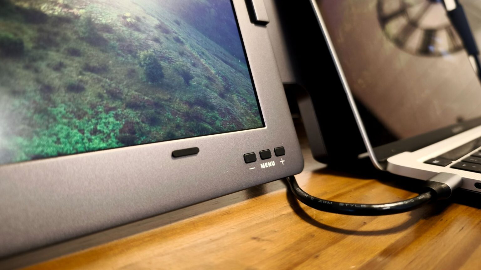 KYY X90D Triple Portable Monitor Review - CGMagazine