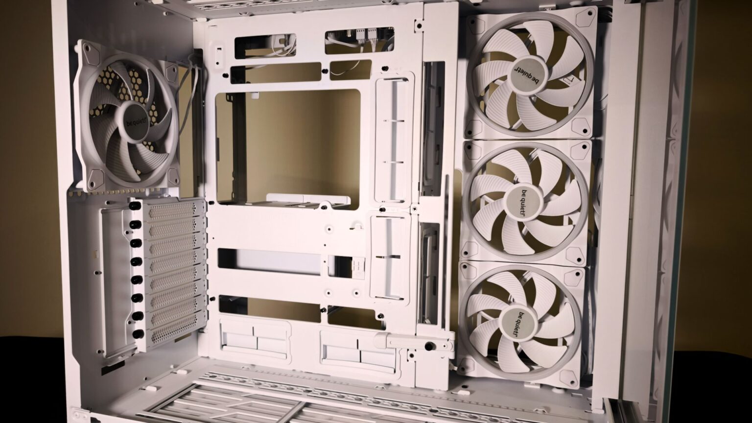 bequiet! Light Base 900 FX Case Review - CGMagazine