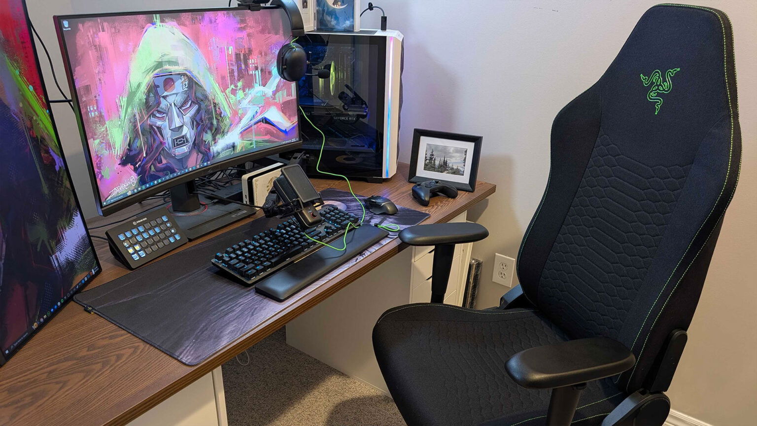 Razer Iskur V2 X Chair Review - CGMagazine