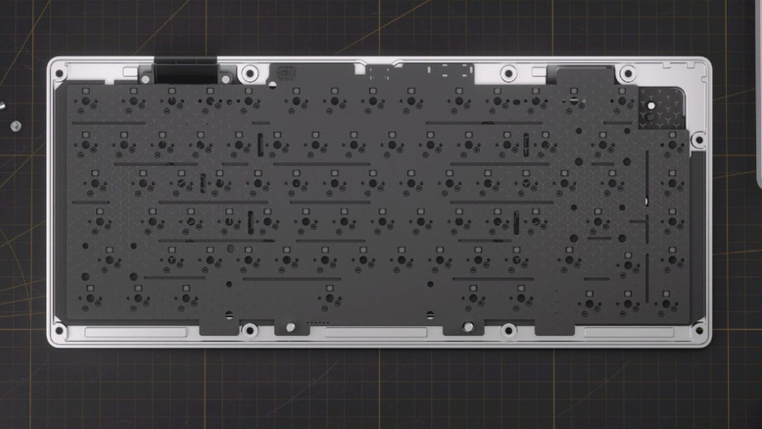 COMPUTEX 2025: Corsair’s New MAKR 75 Kit Blends DIY Keyboards With Pro ...