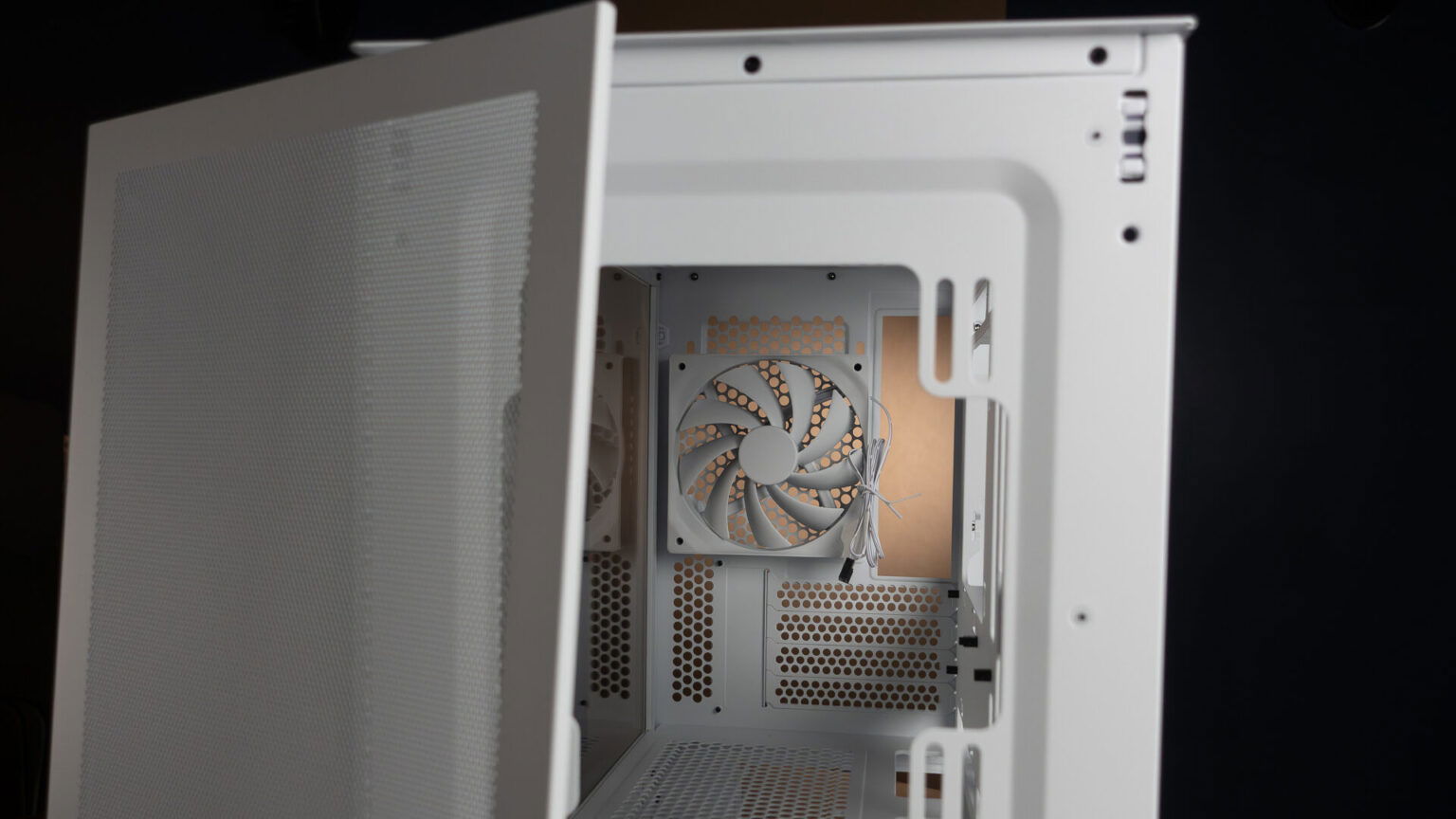 NZXT H3 Flow Micro-ATX Airflow Case Review - CGMagazine