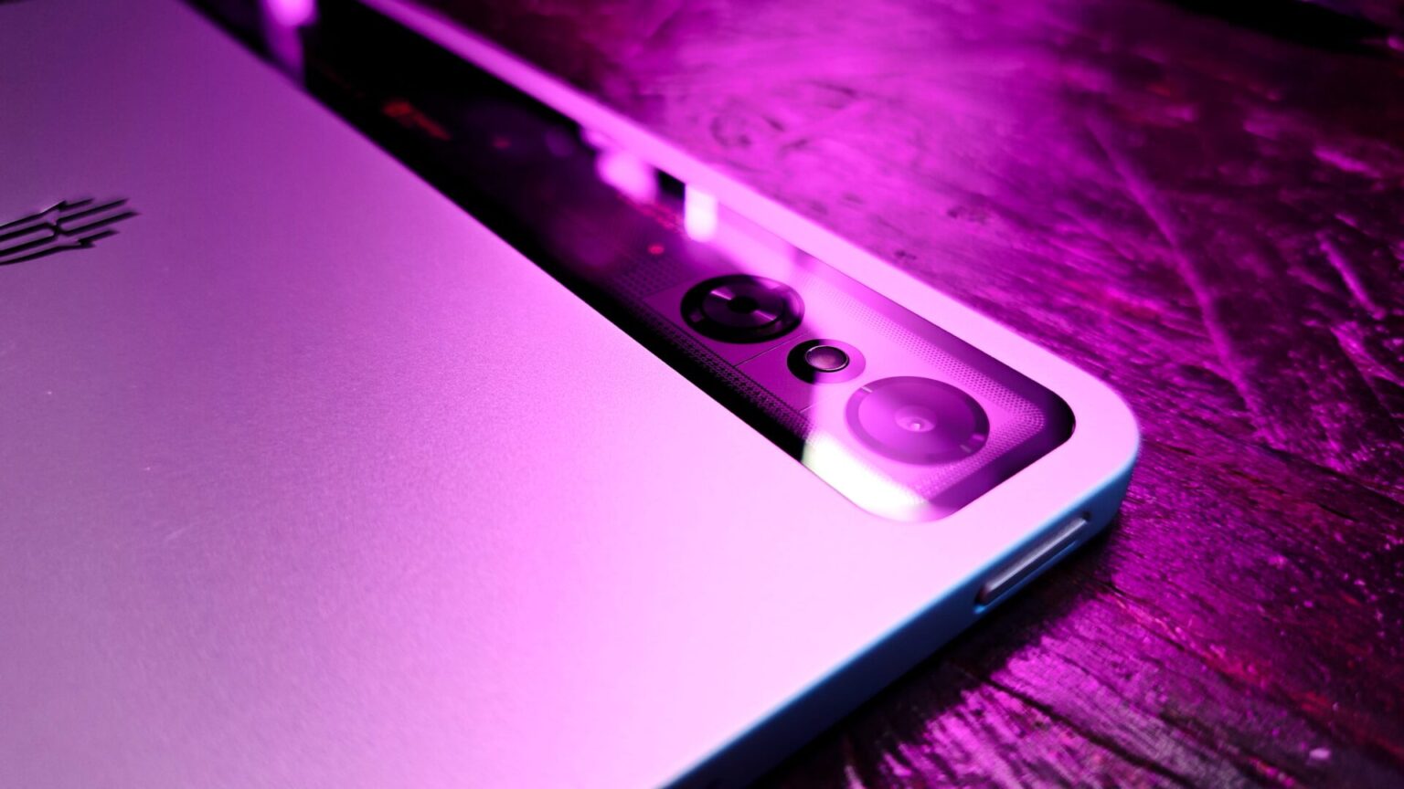 REDMAGIC Astra Gaming Tablet Review - CGMagazine