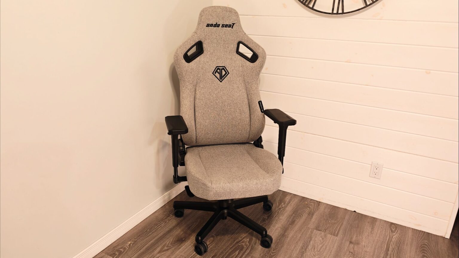 Anda Seat Kaiser 3E XL Gaming Chair Review - CGMagazine